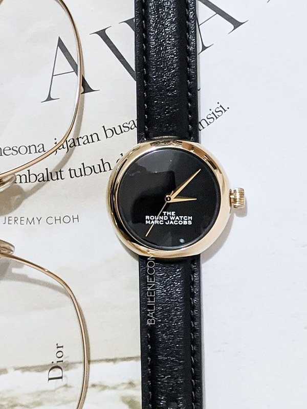 Marc Jacobs The Round Leather Strap Watch Black – Balilene